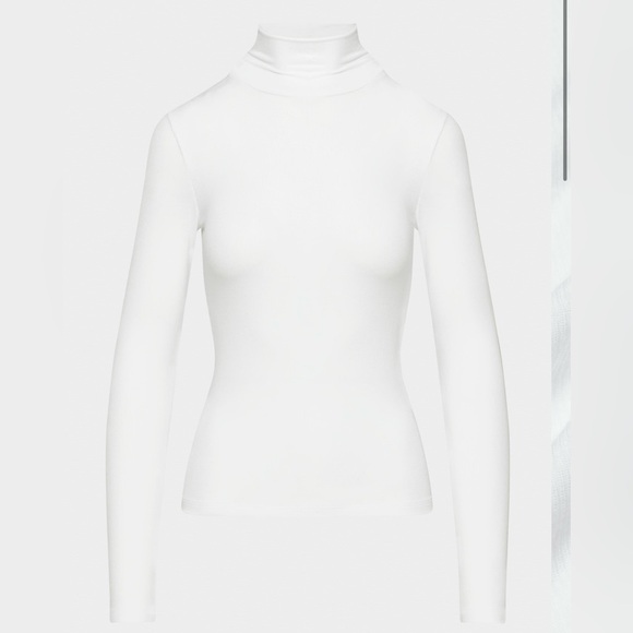 Aritzia | Tops | Aritzia Sunday Best White Turtleneck | Poshmark